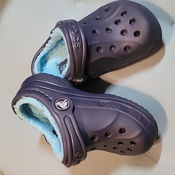 CROCS | Shoes | Crocs Kids Wfur Dual Comfort Size 67 | Poshmark